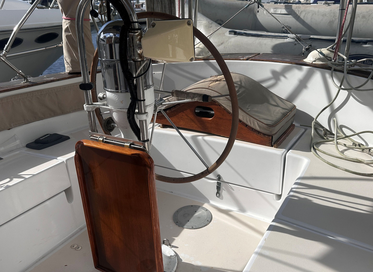 AGLCA | 36' Pearson 1977 365 Ketch "Lua"