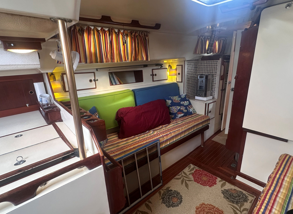 AGLCA | 36' Pearson 1977 365 Ketch "Lua"